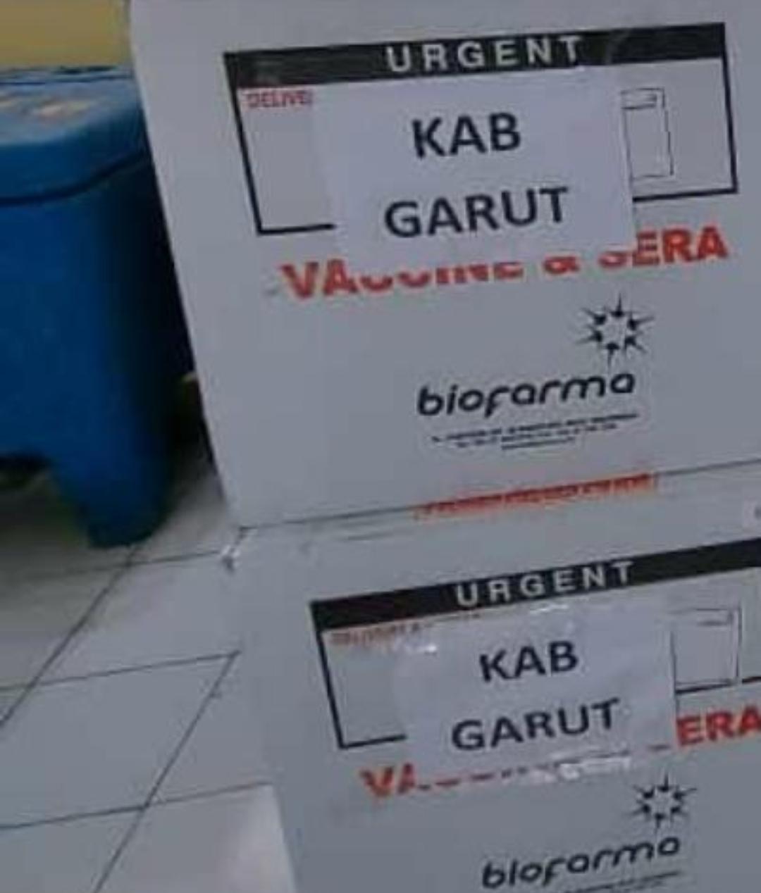 Vaksin COVID-19 Sinovac untuk Kabupaten Garut tiba di Gudang Farmasi ...